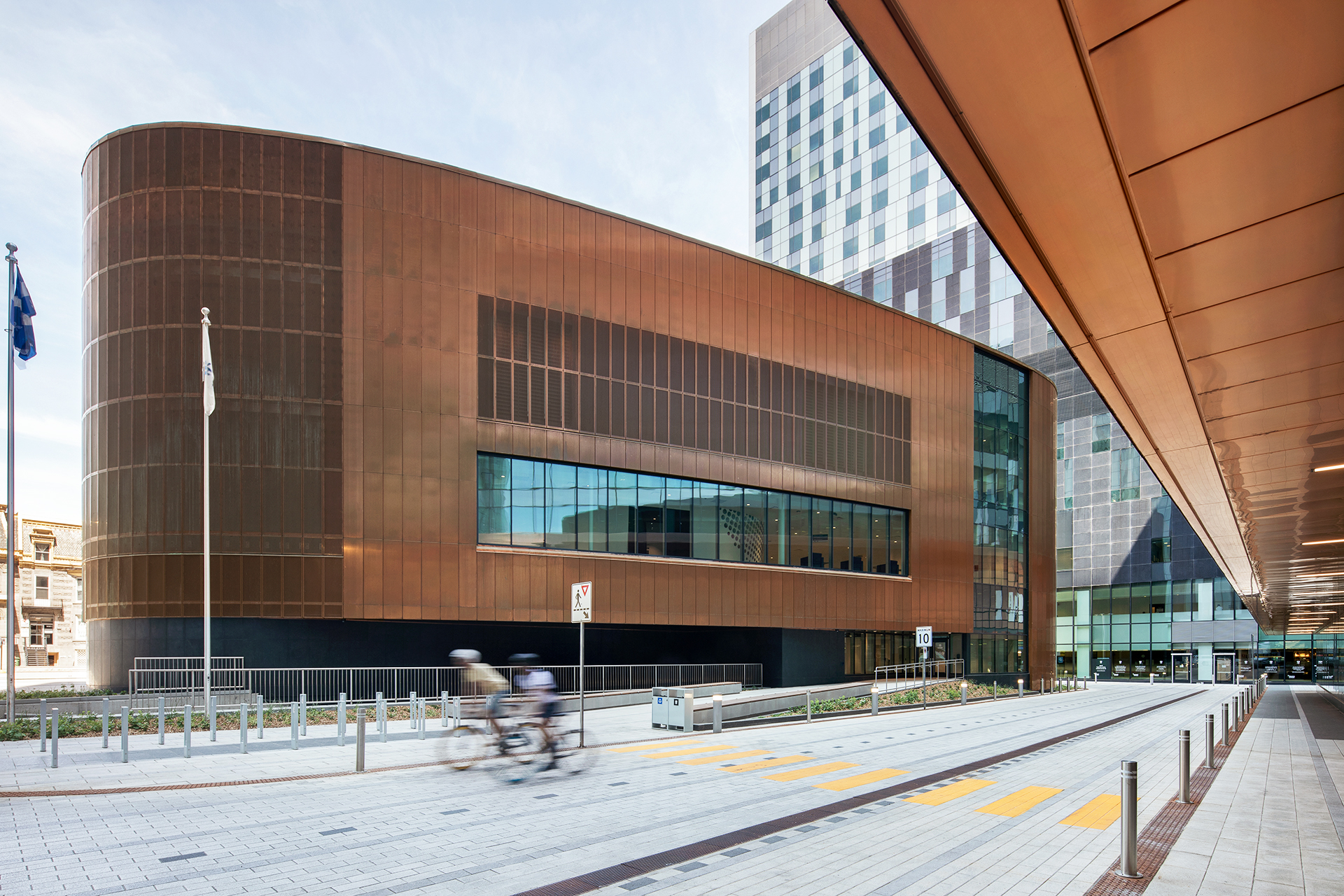 Dernière phase du nouveau complexe hospitalier du CHUM au centre-ville ...
